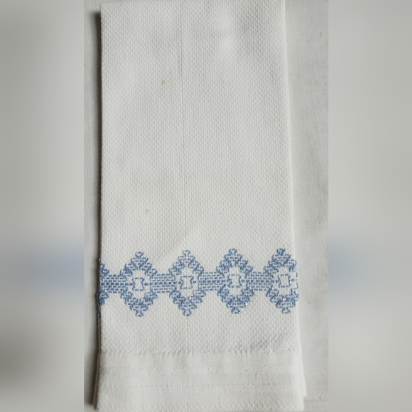 Vintage America | Accents | Vintage White Huck A Back Hand Towel With ...